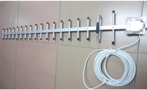 16dbi Gain 4G LTE Yagi Antenna Outdoor 600 -2700MHz Long Range Yagi Antenna